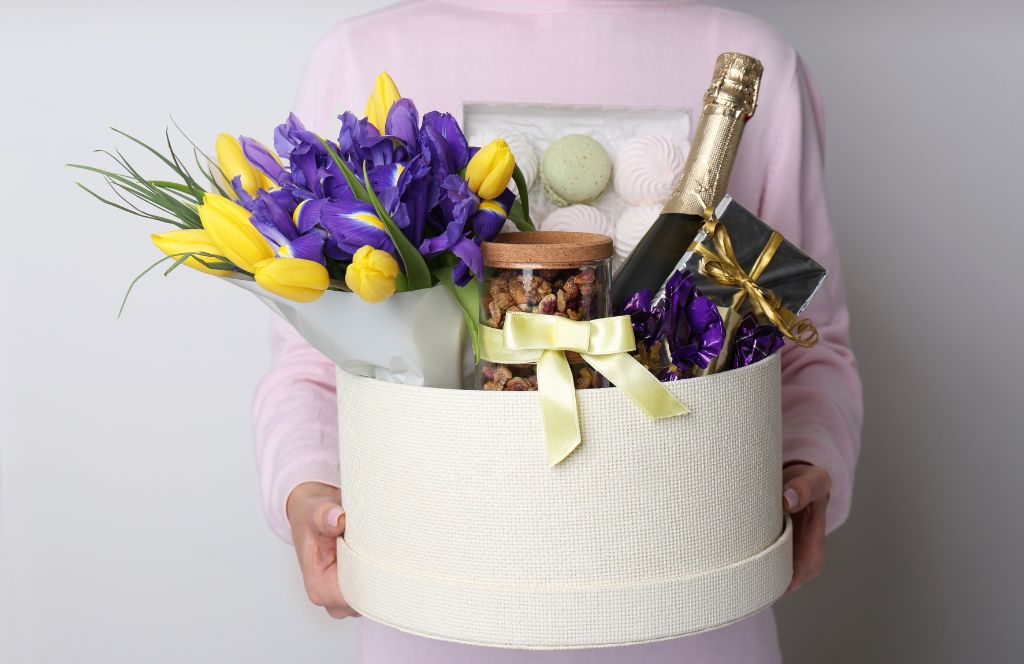 12 Must-Have Items For Your Thank You Hamper | Flightgift