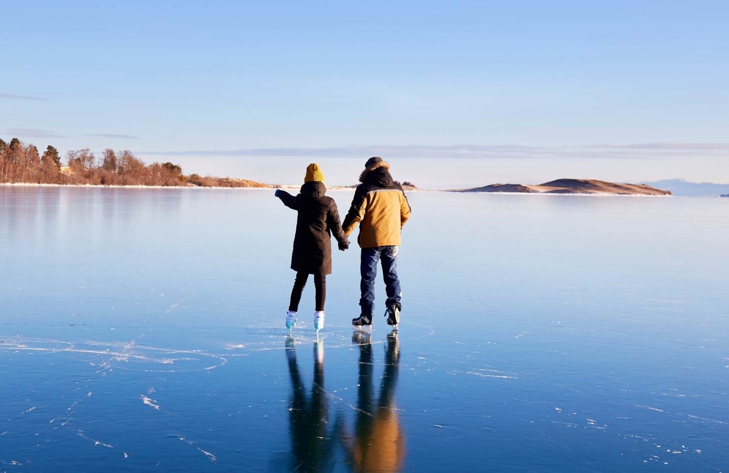 Top Outdoor Ice Skating Rinks in The USA | Flightgift